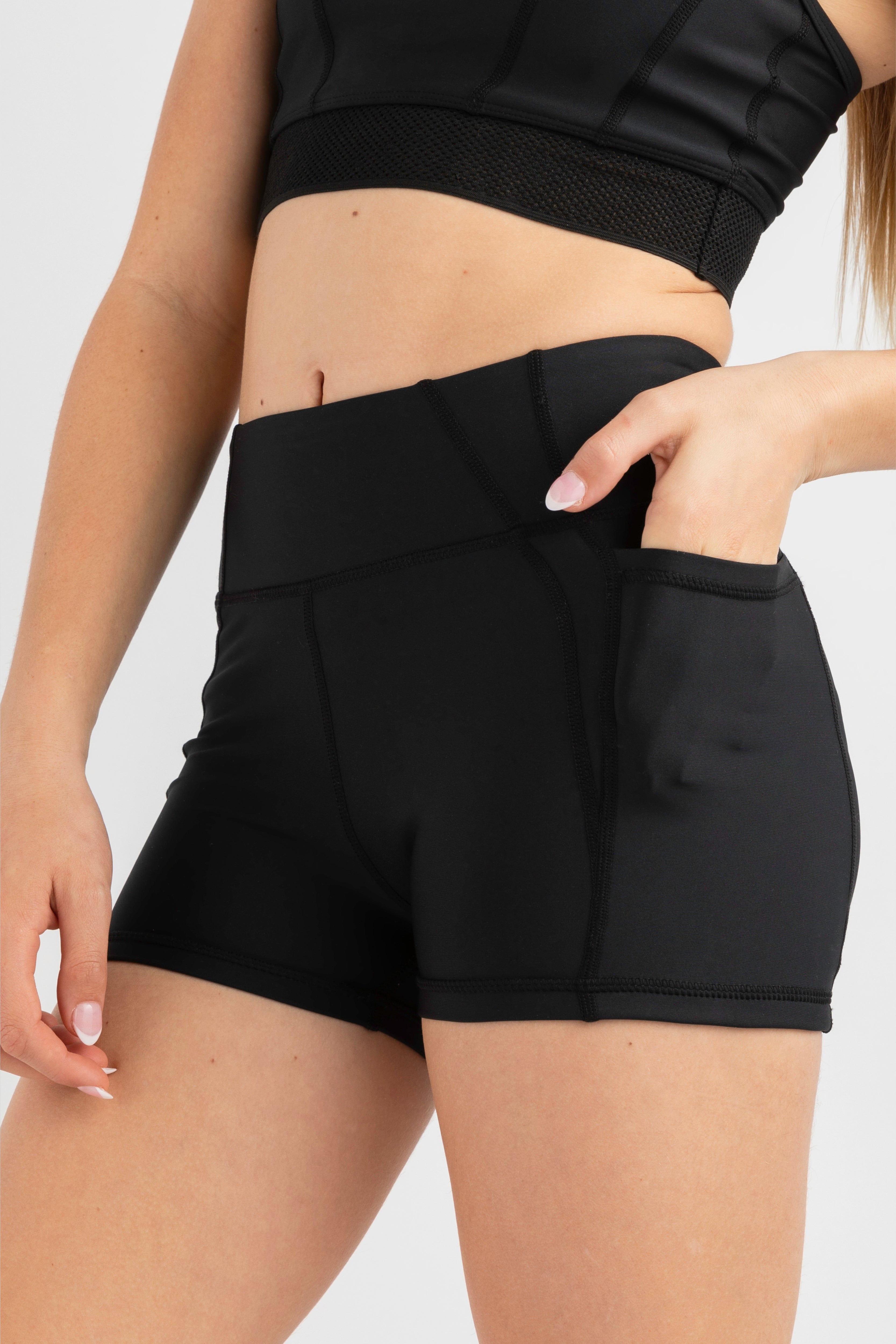 Hot Shot Short | Black | Every Turn